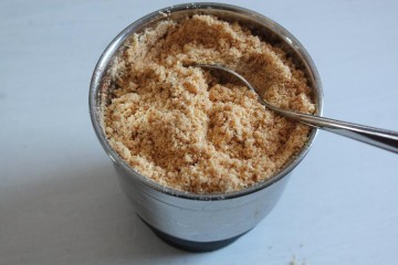 Pappula Podi Recipe - Andhra Roasted Bengal Gram Powder {Video} - Blend ...