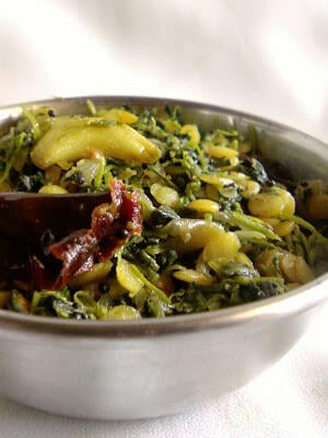 Thotakura Kandipappu Vepudu ~ Amaranth Leaves with Toor Dal - Blend ...