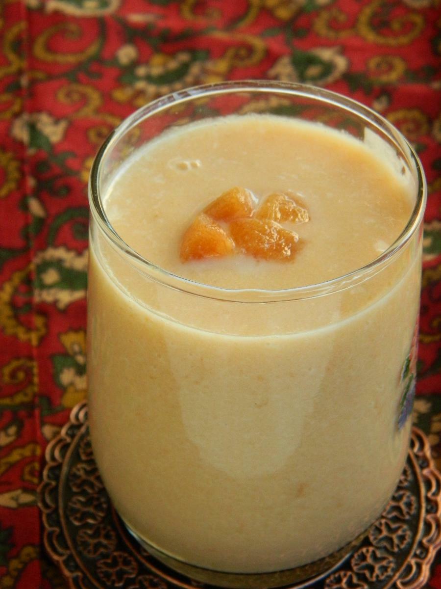Chikoo Milkshake ~ Sapota Milk Shake Recipe - Blend with Spices