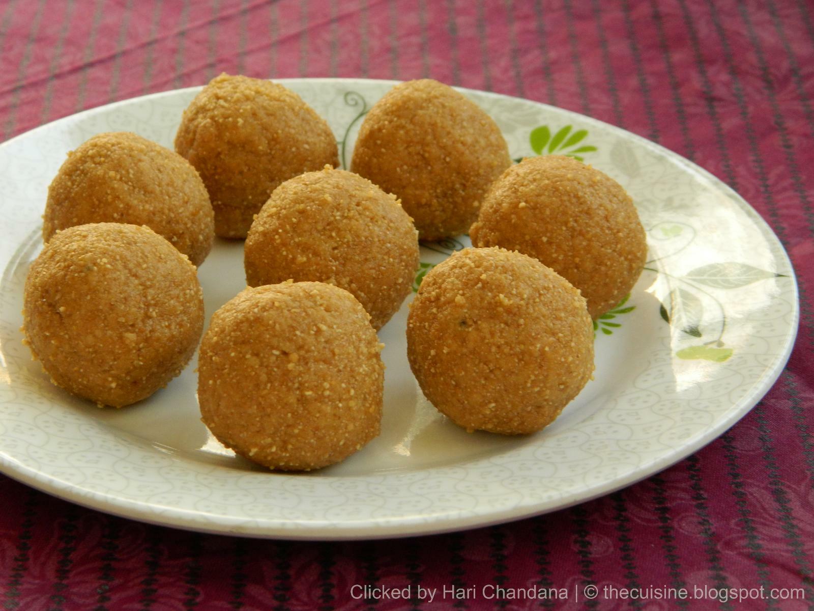 Godhuma Sunnundalu ~ Whole Wheat Jaggery Laddu - Blend with Spices