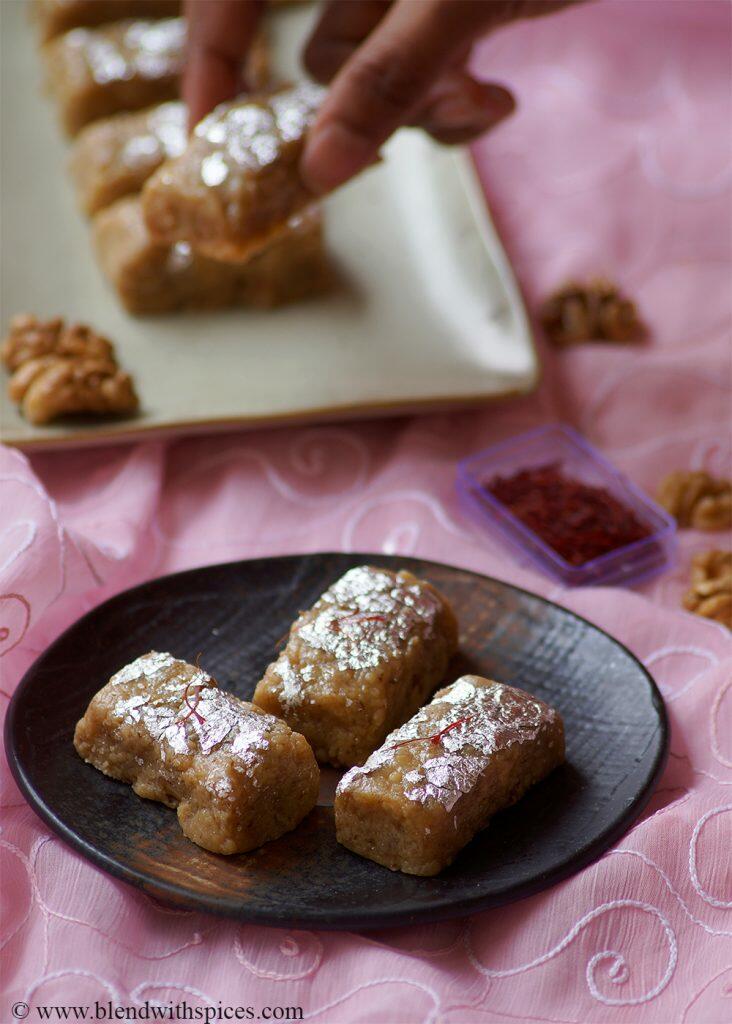 Akhrot Ka Halwa Recipe - How to Make Walnut Halwa Recipe with Video