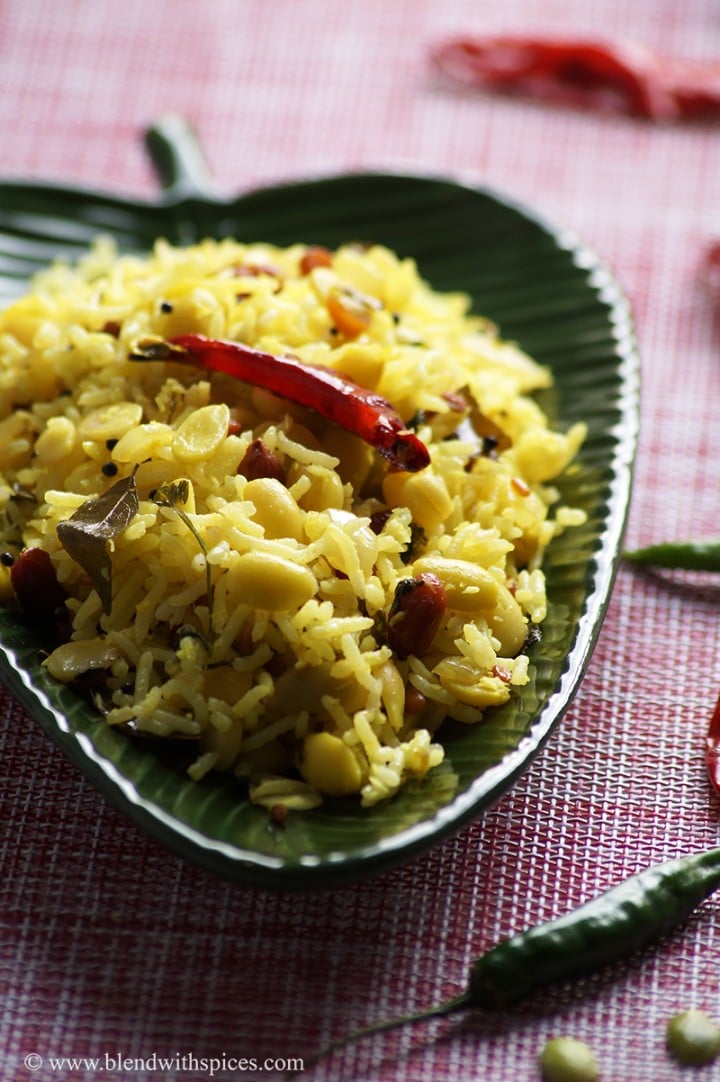 Avarekalu Chitranna Recipe - Karnataka Style Avarekai Lemon Rice Recipe