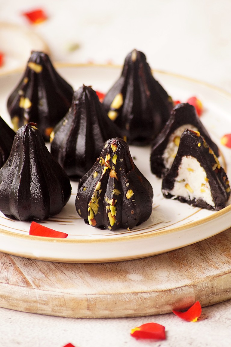 No-Cook Instant Oreo Modak Recipe