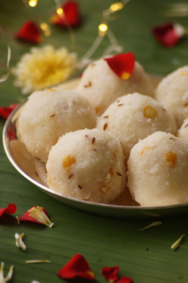 Kobbari Undrallu or Coconut Undrallu Recipe