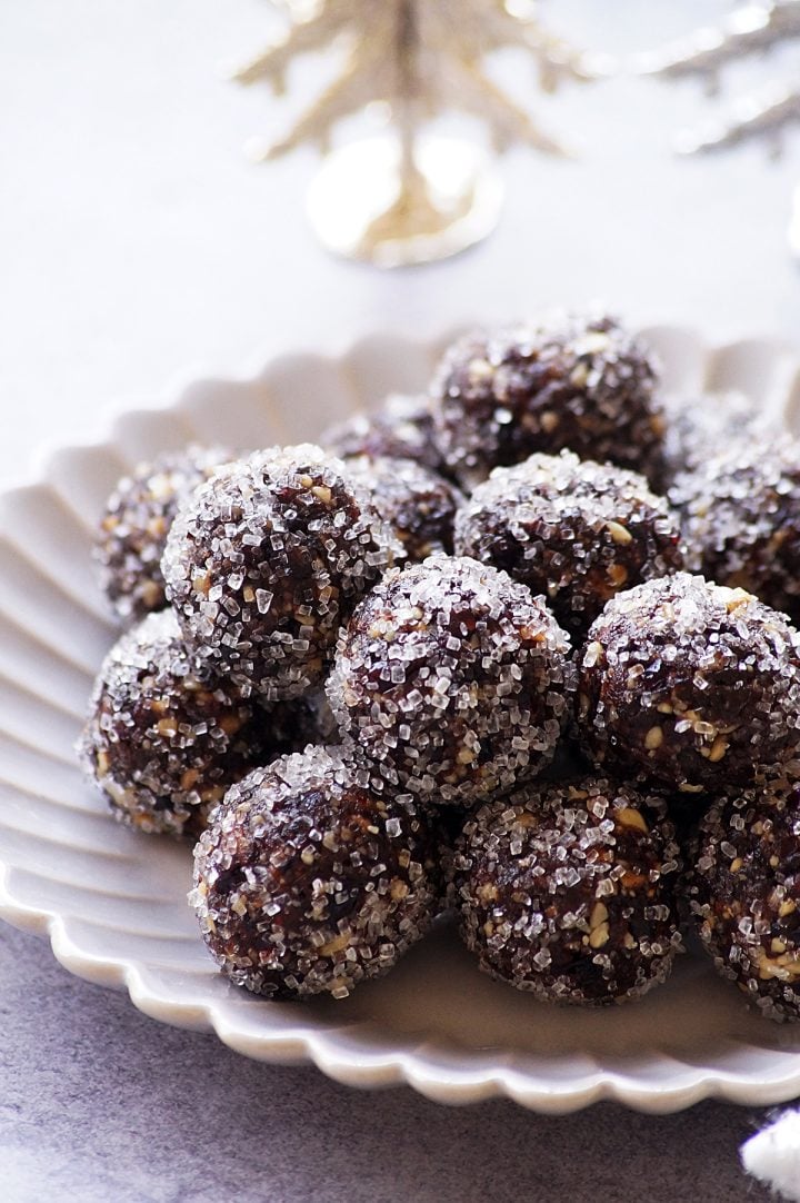 Sugar Plums ( Old-fashioned Christmas Treat)